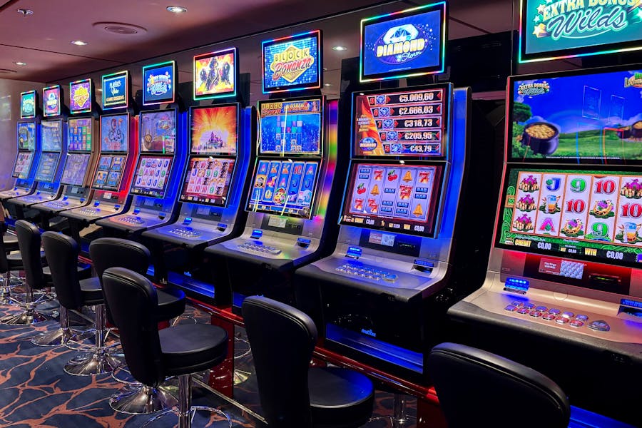 The Psychology Behind Classic Slot Machine Symbols
